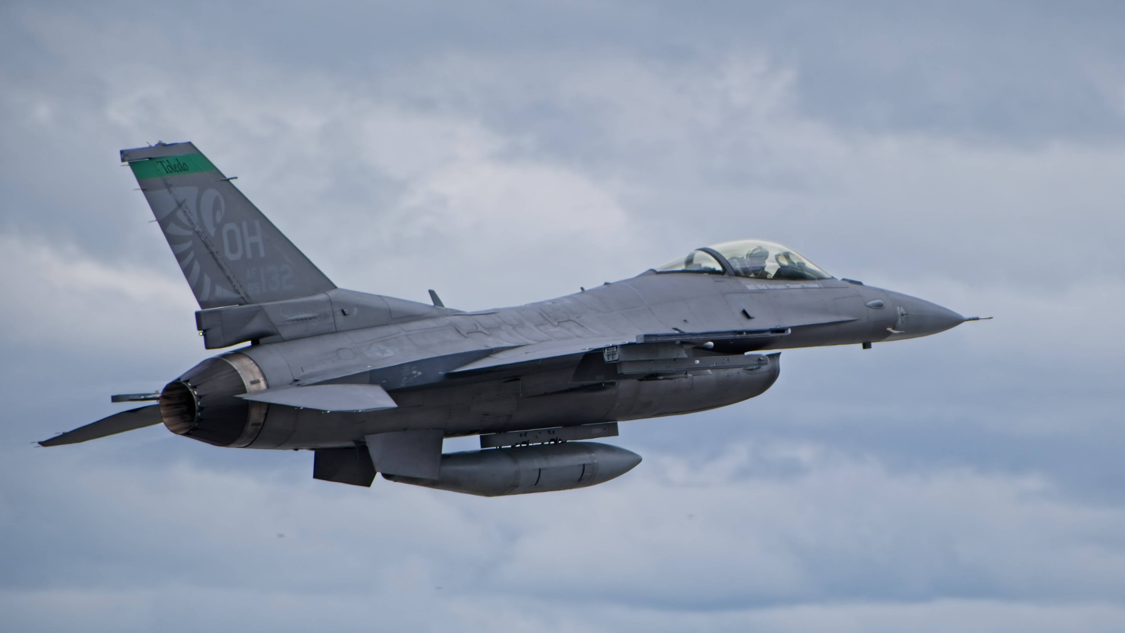 MicroProse’s Falcon series discussed in PC Pilot – Stormbirds